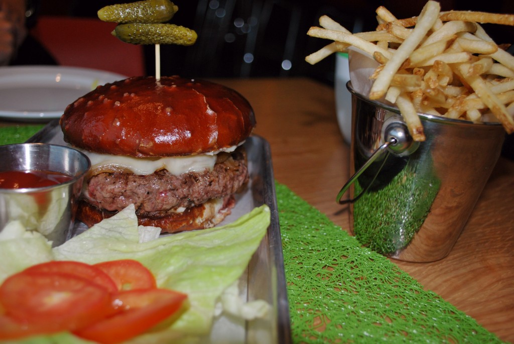 Café Röckenwagner Brings Casual Dining To Brentwood