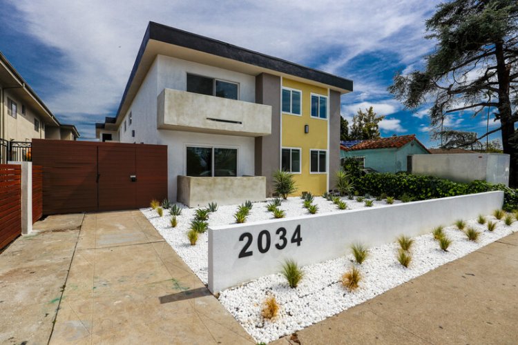 Mid-Century Modern "Dingbat" Style Six-Unit Property in La Cienega ...