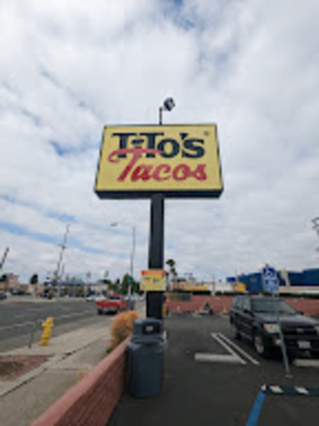 (Video) Tito's Tacos In Culver City - WestsideToday