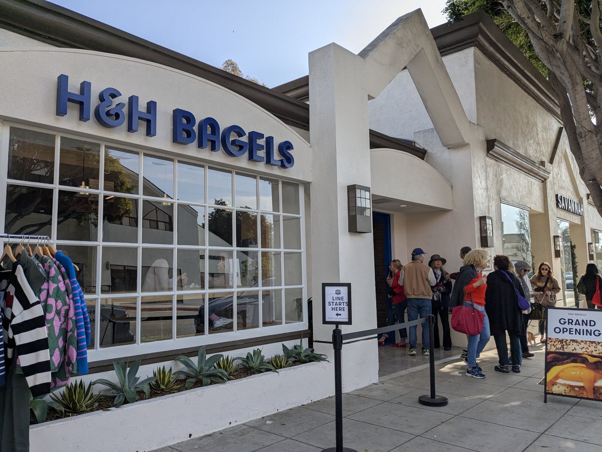 (Video) H&H Bagels Now Open in Santa Monica - WestsideToday